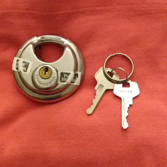 Disc Padlock PRO | Storage & Organization | Master Lock Keys Disk ...